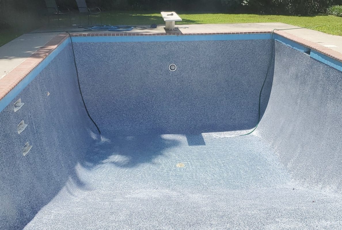 Is it time to renovate my pool with concrete pool deck coatings?